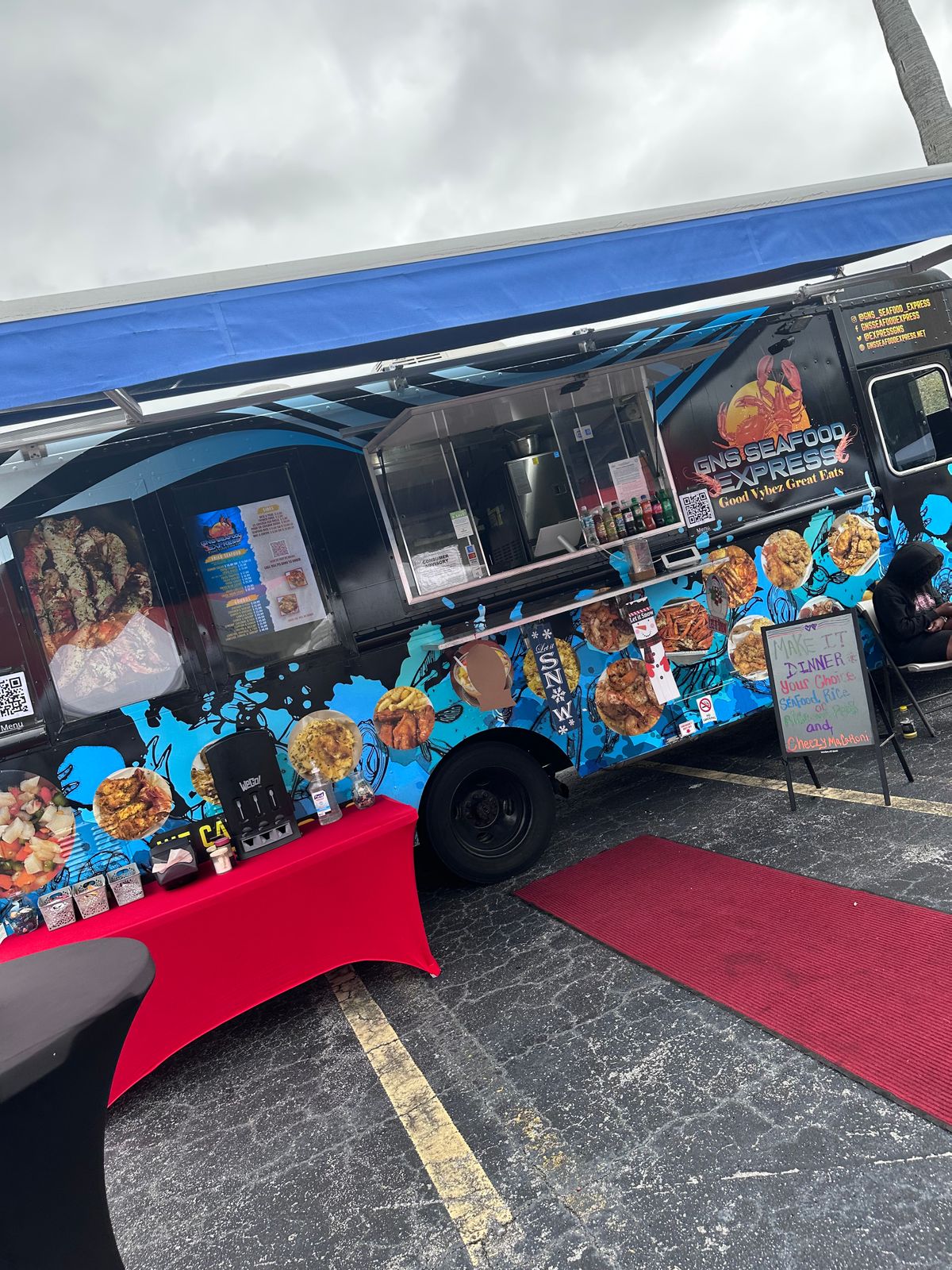 GNS Seafood Express - Fort Lauderdale - Roaming Hunger