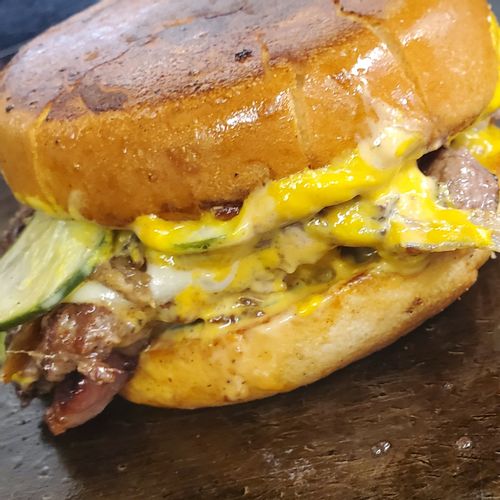 Fast Eddie's Burger - Las Vegas - Roaming Hunger